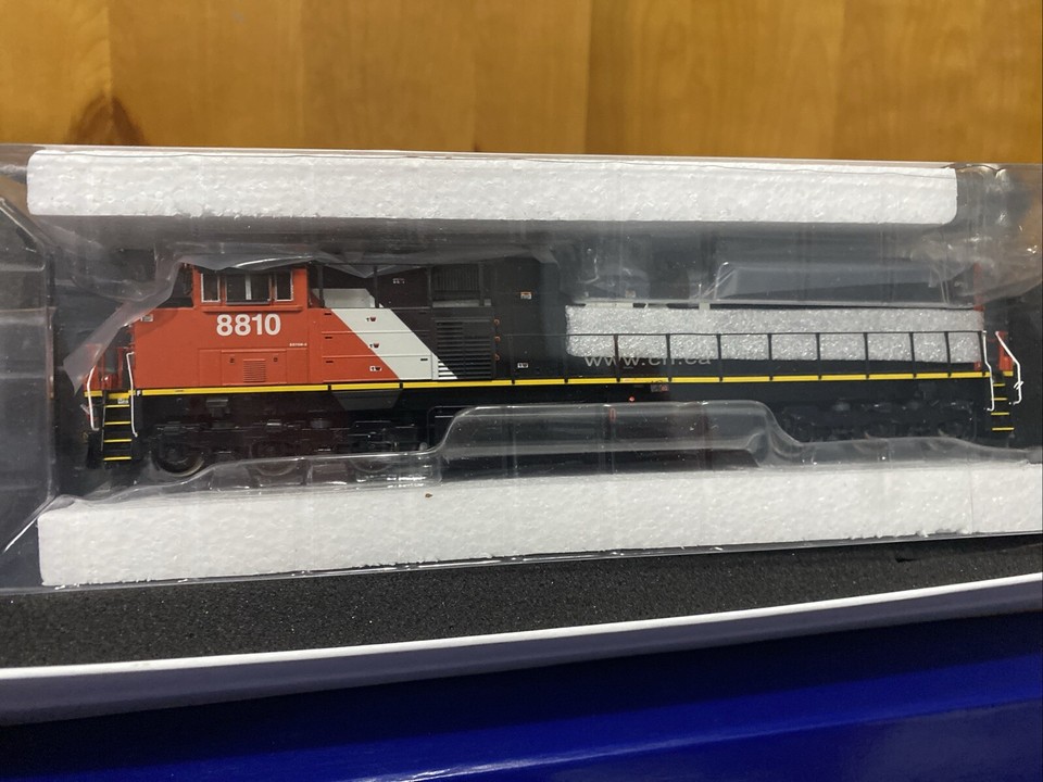 HO Scale Athearn Genesis SD70M-2 W/DCC & Sound CN #8810 | eBay
