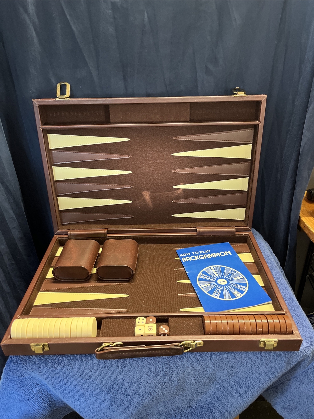 Suitcase Type Backgammon Set Excellent Condition Brown White. Lg Tokens ...