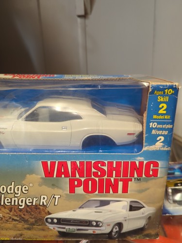 Revell VANISHING POINT '70 Dodge Challenger R/T Metal Body 1:25 Model ...
