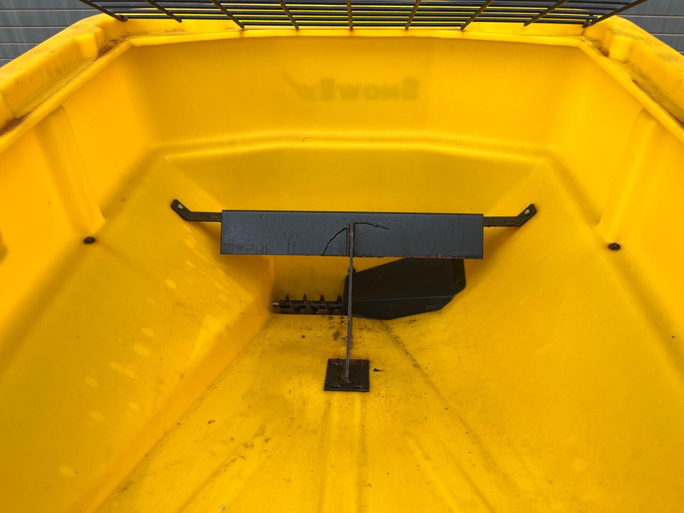 2012 SNOWEX SP-6000 SALT SPREADER: 1.0 cu. yd. **Local Pickup NY** |010 ...