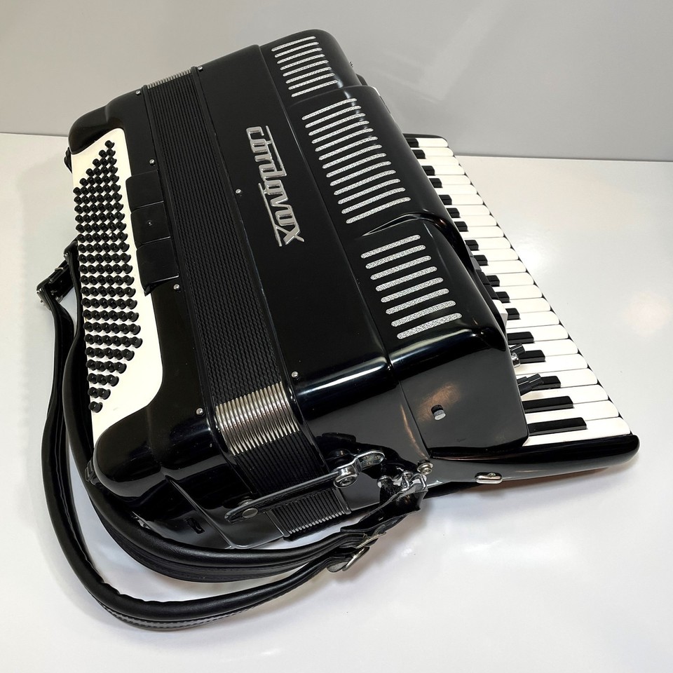 Cordovox Accordion Model 210 - Includes Case, Foot Pedal, Owners Manual ...