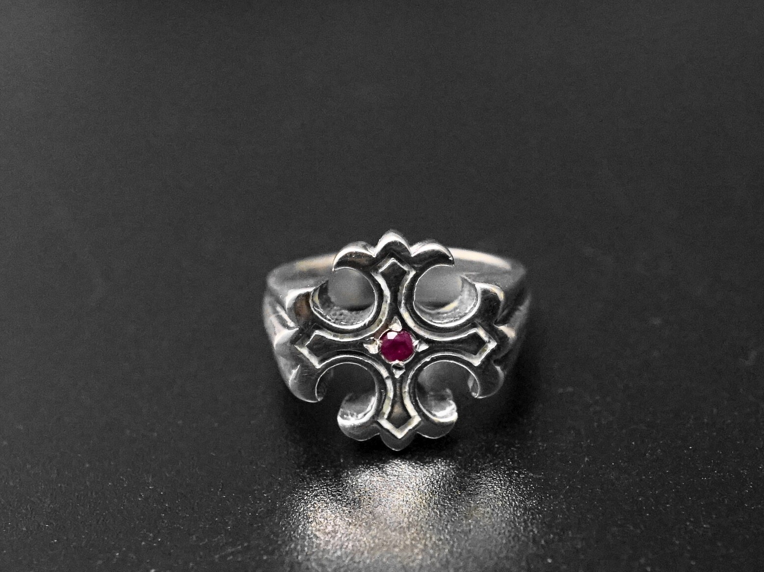 Royal Order Cross Ring Silver with red stone - Gem