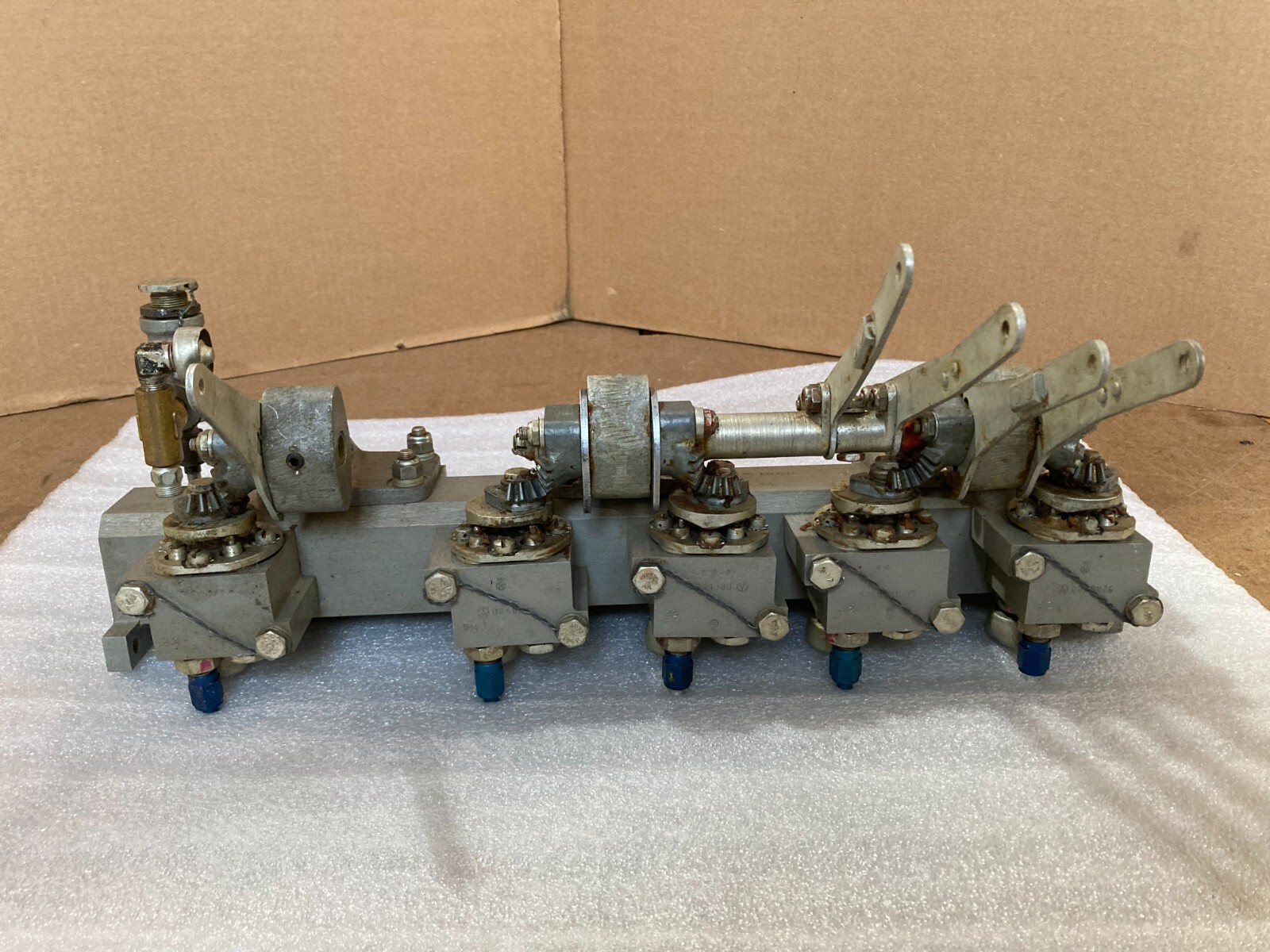 Douglas DC3 or DC4? Aircraft Cowl Flap Selector Valve Assembly P/N ...
