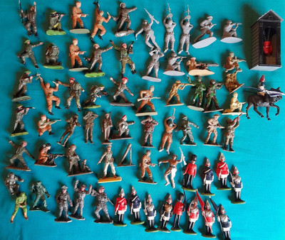 LARGE LOT OF PLASTIC SOLDIERS, BRITAINS, LONE STAR, AIRFIX MIXTURE 1/32 ...