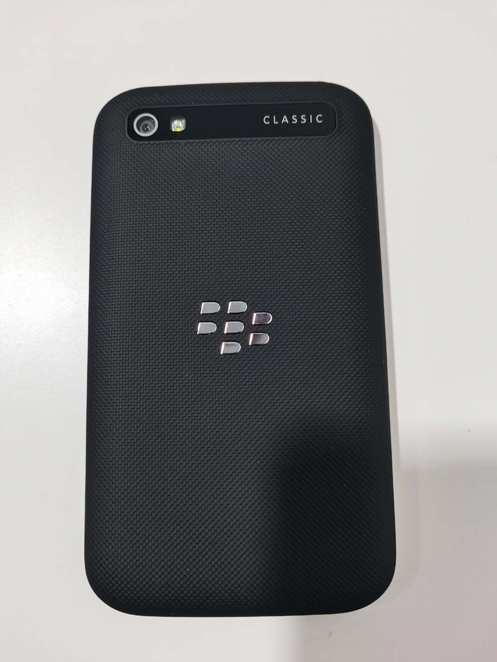 BlackBerry Classic Q20 (Boxed) Unlocked 16GB Keyboard Smartphone | eBay