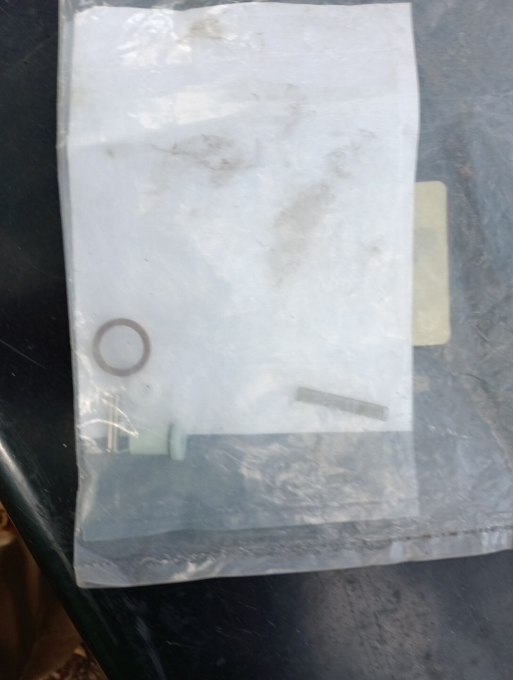 NAVISTAR KT VALVE,KIT PRESSURE RELIEF V 1891669C91 | eBay