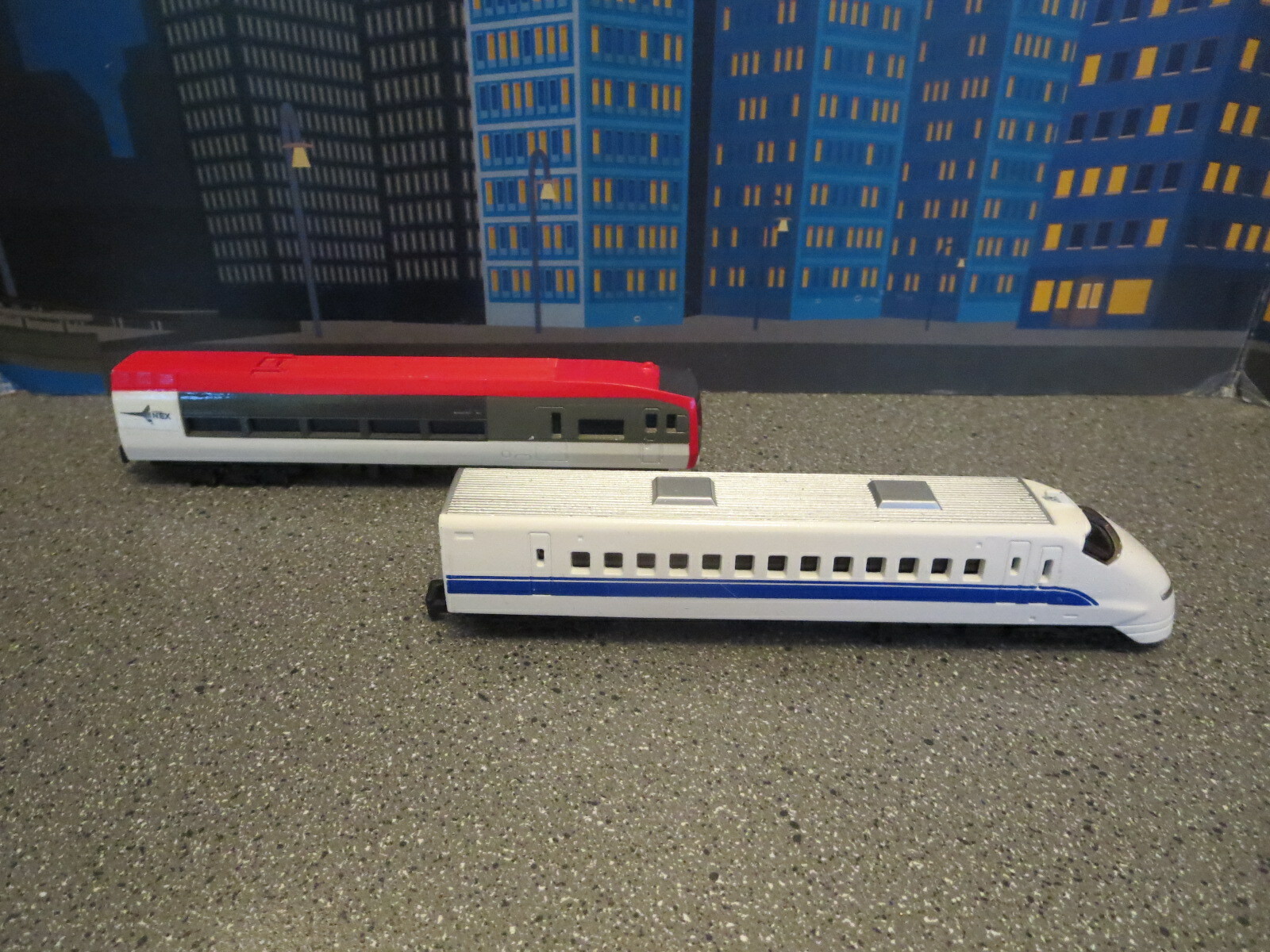SHINKANSEN NARITA EXPRESS LOT OF 2 DIECAST BULLET TRAINS MADE IN JAPAN ...