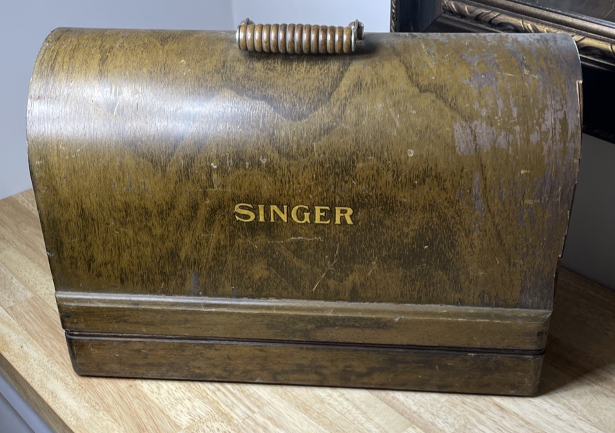 Antique Vtg 1911 Singer model 128, La Vencedora Sewing Machine & Case ...