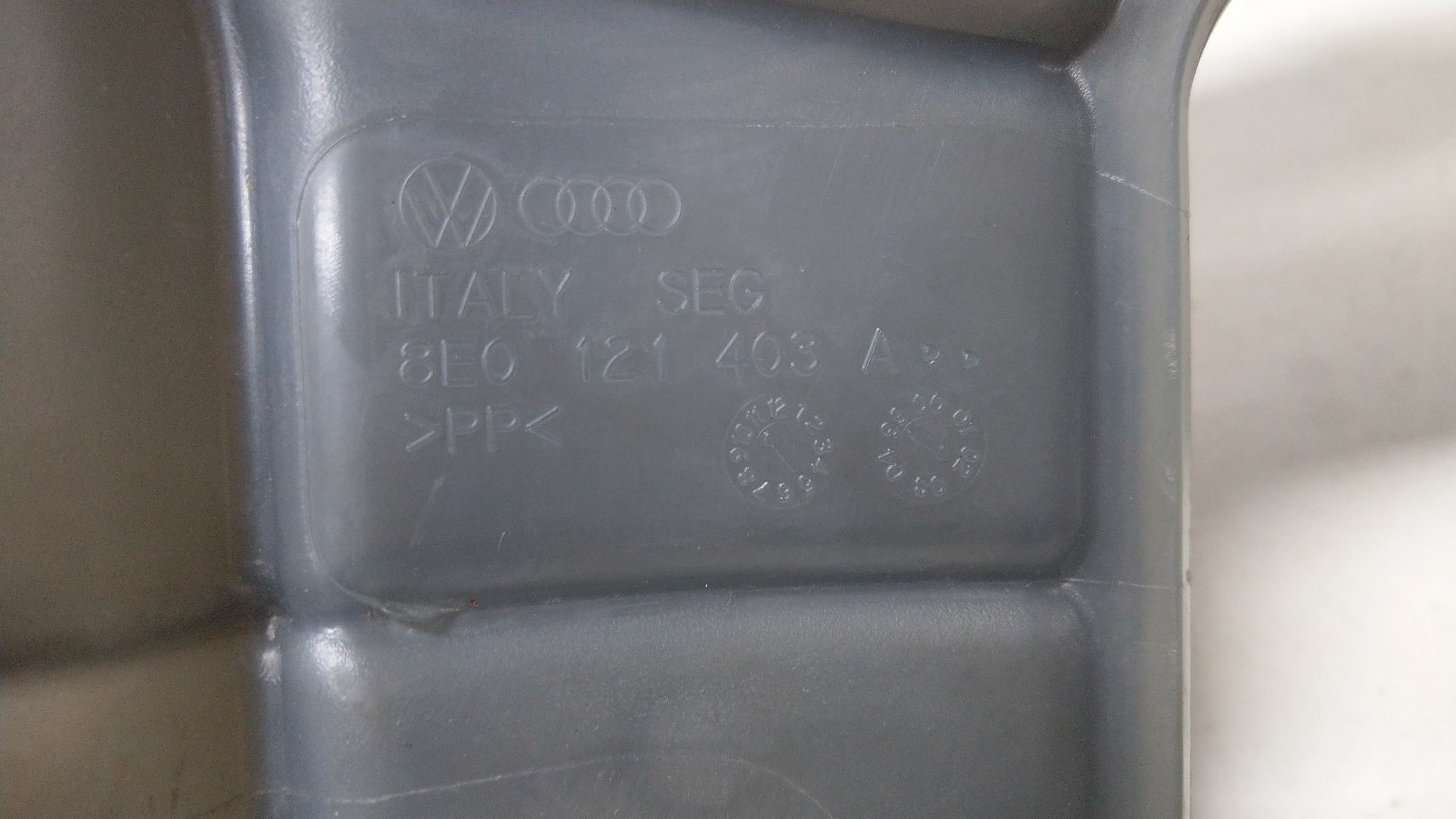 02-08 Audi A4 Coolant Reservoir Expansion Tank OEM 8e0121403 for sale ...