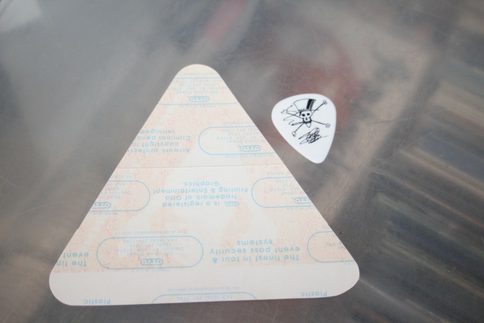 Slash Guns N' Roses Velvet Revolver Guitar Pick + Backstage Pass #40 ...