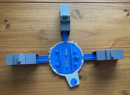 TOMY Trackmaster Thomas The Tank Engine And Friends Turntable With ...