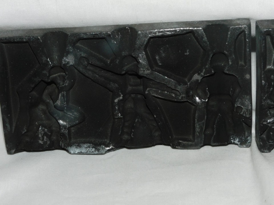 VINTAGE TOY SOLDIER LEAD MOLD # 5693 " WW2 SOLDIERS & GRENADE SOLDIER ...