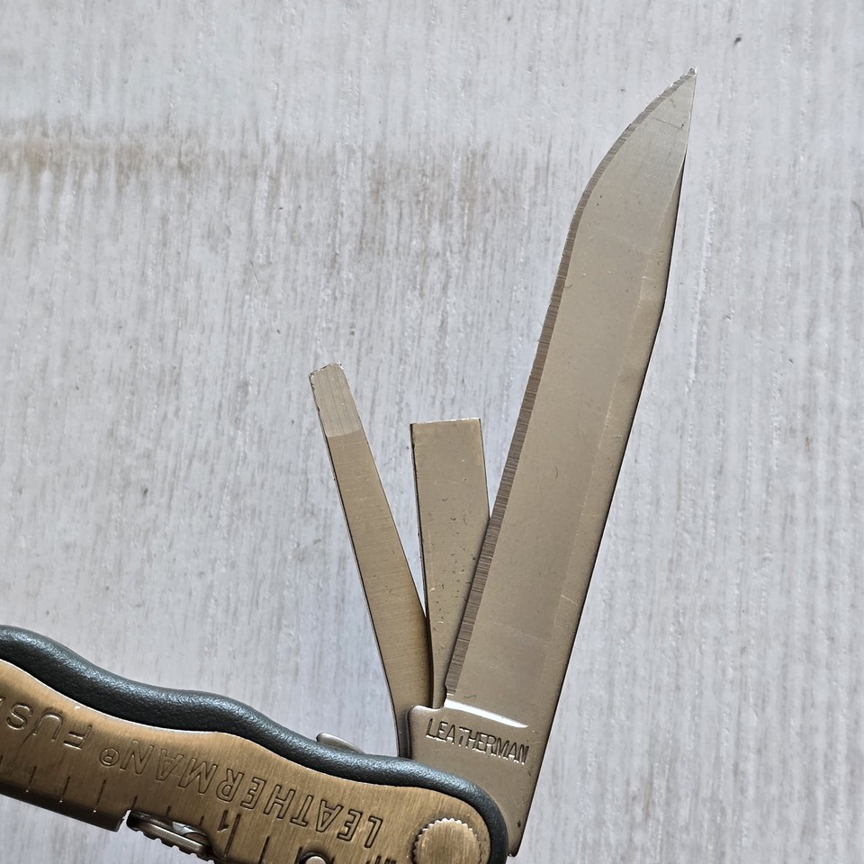 LEATHERMAN FUSE MULTI TOOL PLIERS KNIFE W/ SCISSORS & SCREWDRIVERS | eBay