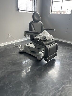 Beds, Stretchers & Tables - Power Procedure