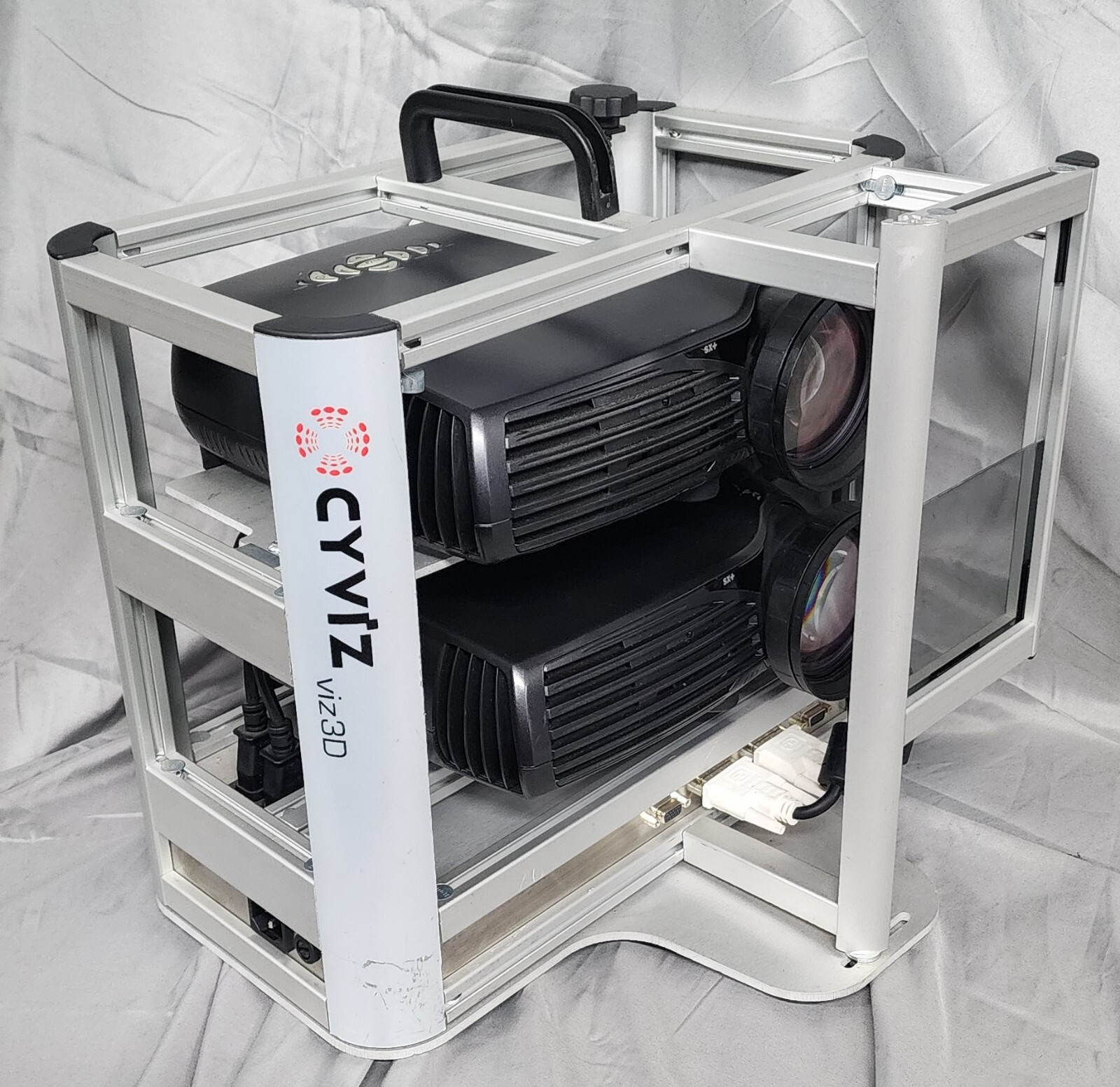 (2) PROJECTIONDESIGN F1+ PROJECTORS & CYVIZ VIZ3D FRAME | 2 Pack ...