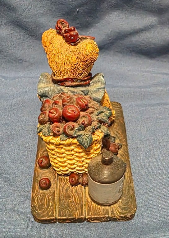 Boyds Bears and Friends 1993 Bailey In The Orchard Figurine #2006 Life ...