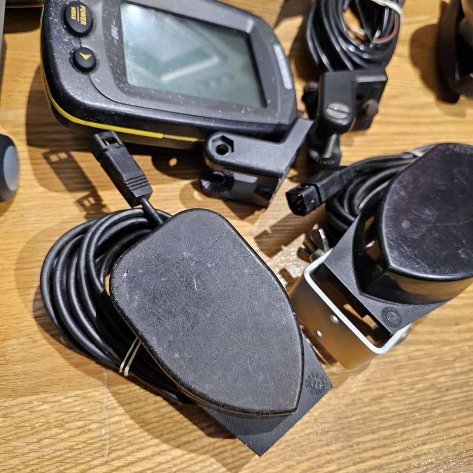 Lot of FOR PARTS HUMMINGBIRD FISH Finders Raymarine 200DX Wide Eye 160 ...