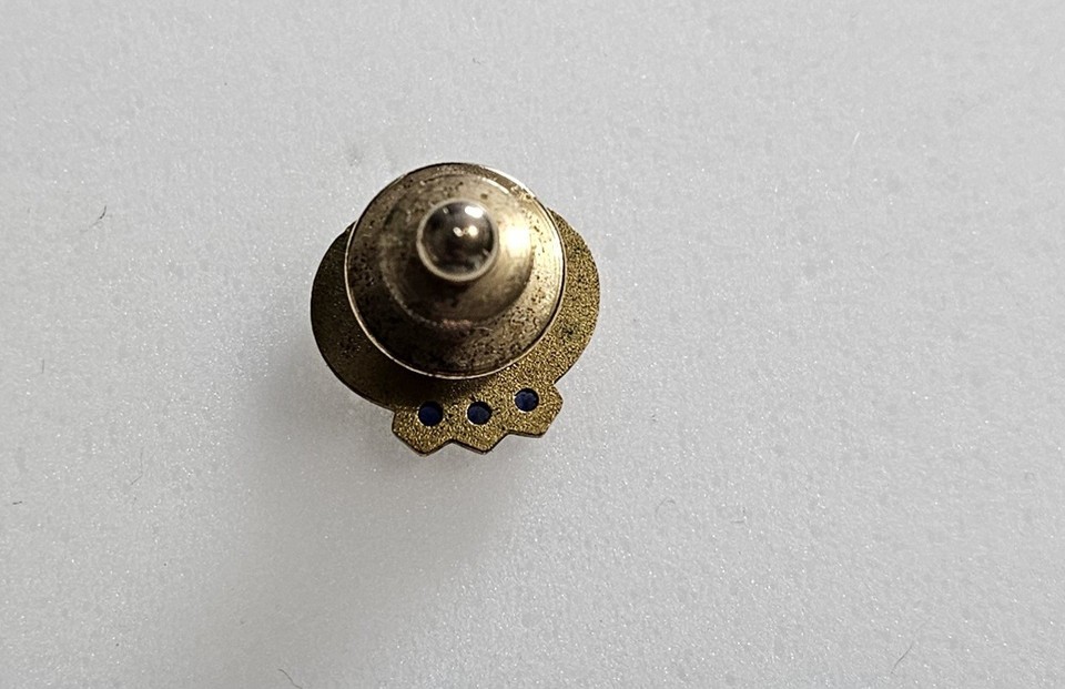 Eastern Airlines 10K Yellow Gold Pin 3 Sapphire 15 Year Employee ...