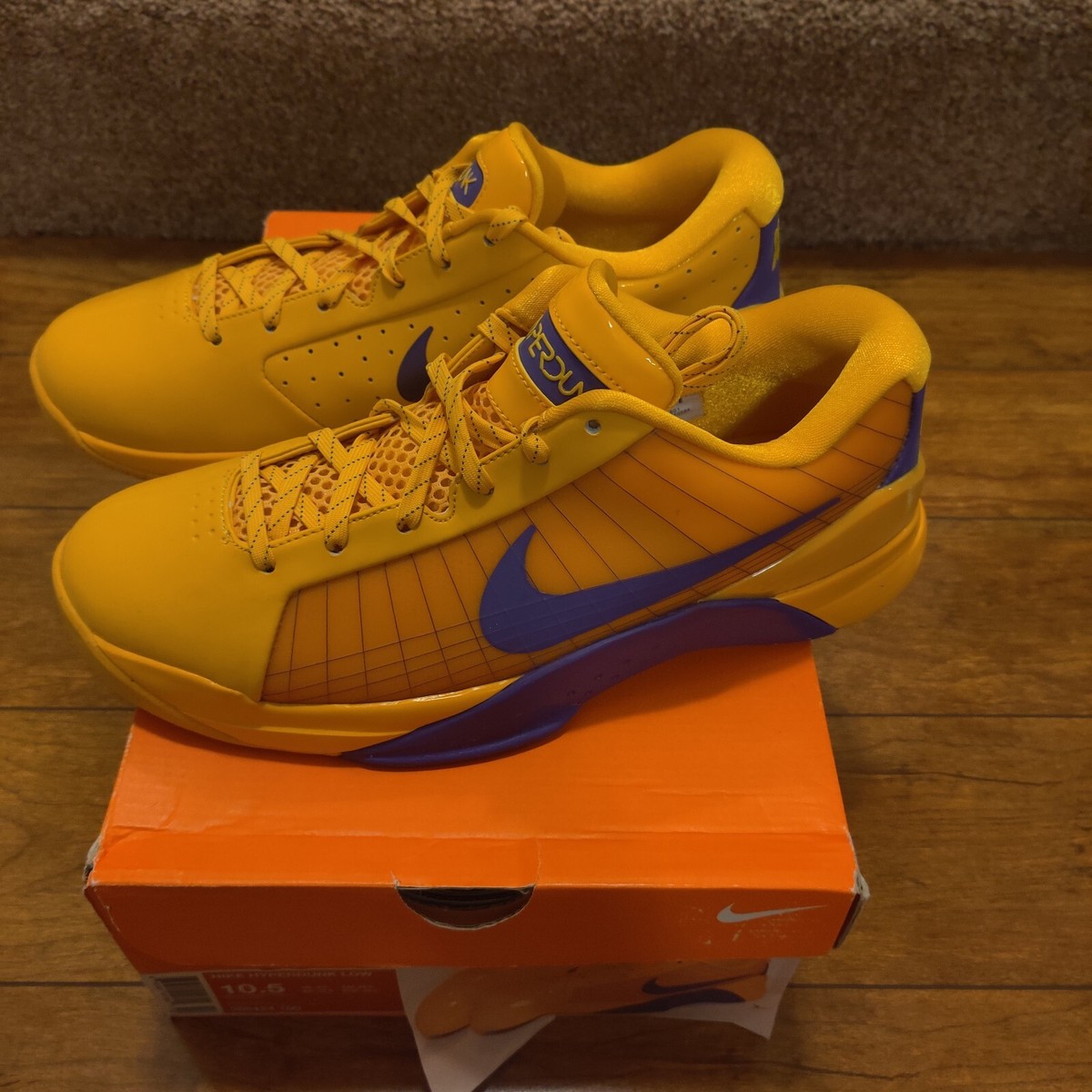 Nike Hyperdunk Low Kobe Snake Pool 2009 Lakers Size 10.5 Nike Hyperdunk Low Kobe Snake Pool 2009 Lakers Size 10.5