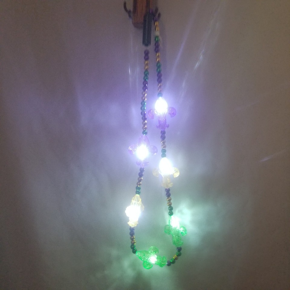 Mardi Gras Carnival Bead 18" LED Fleur De Lis Necklace New Orleans ...