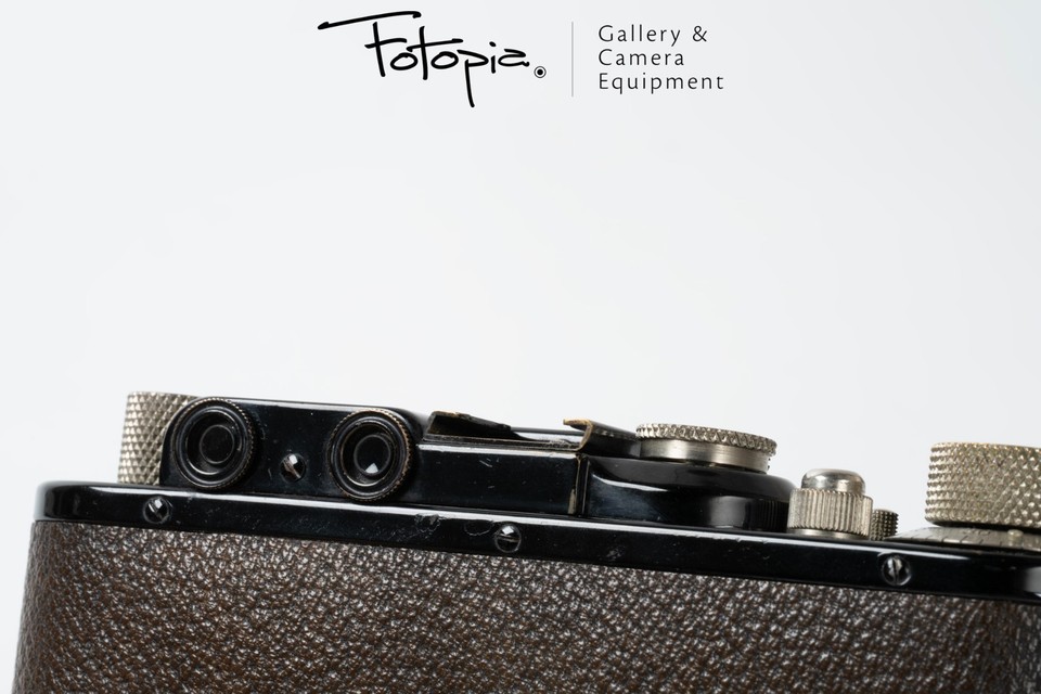 Leica II - Model D / Black Paint with WINTU Angle Finder (85%new; Film ...