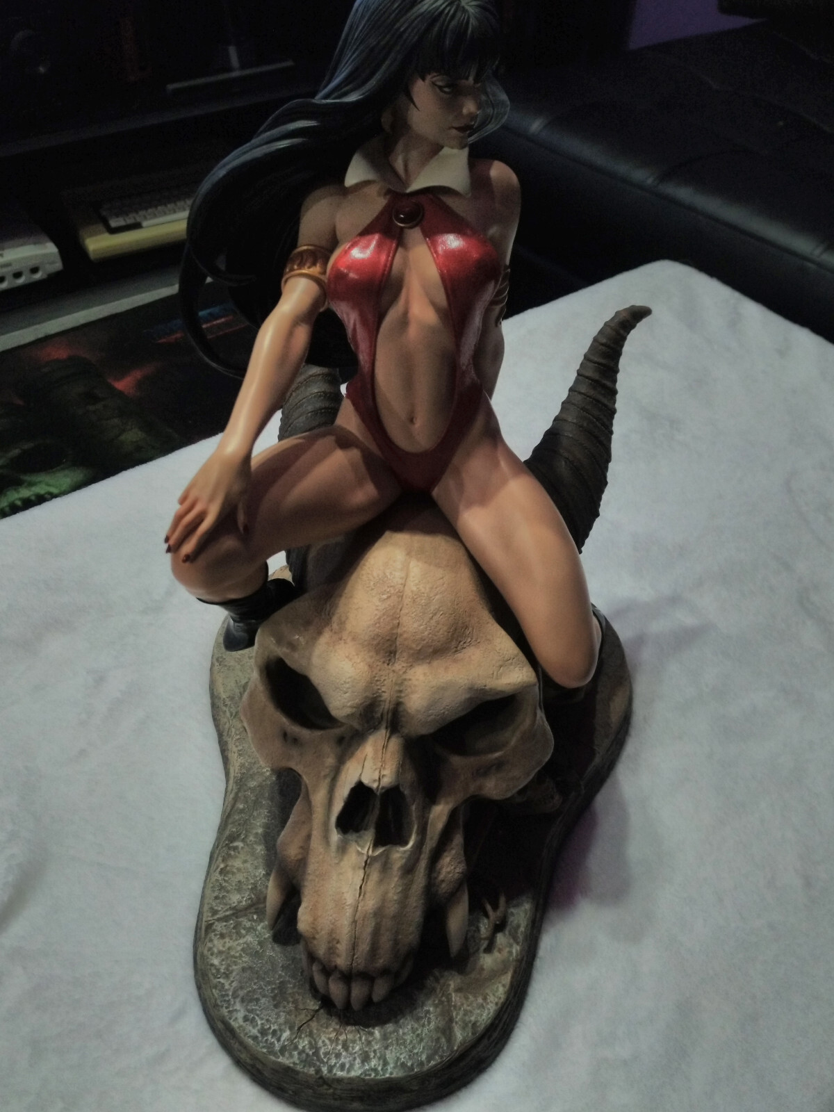 Sideshow Vampirella Premium Format PF 1/4 Scale | eBay