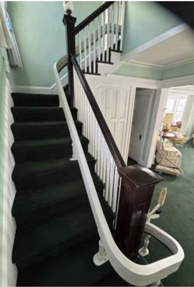 Never Used Acorn 180 Curved Stairlift Chair & Track | eBay