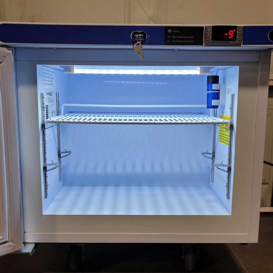 VWR 76210-390 HCUCFS-0120-LH Benchtop Lab Freezer 1.7CuFt, -15 To -25°C ...