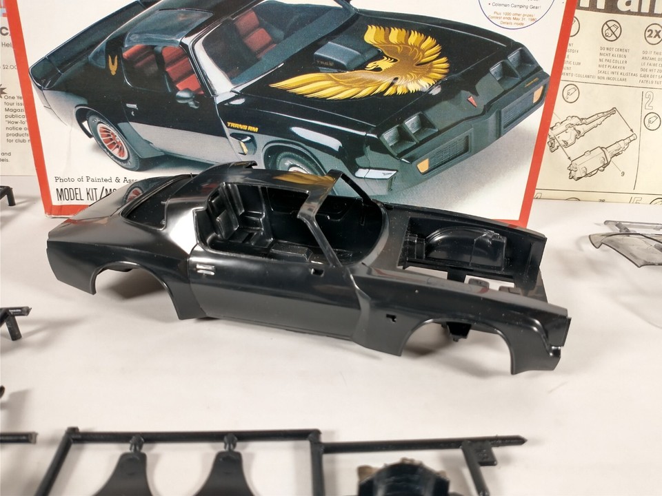 Pontiac Firebird Trans Am Revell 1:25 Model Kit 7202 | eBay