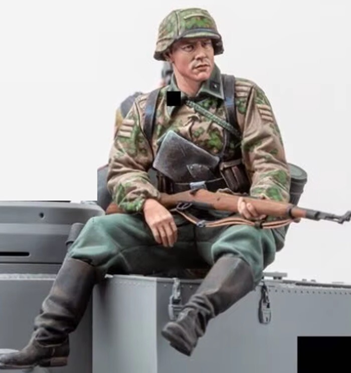 1/16 Resin Figure Model Kit German Soldier Armored Vehicle Crew WW2 ...