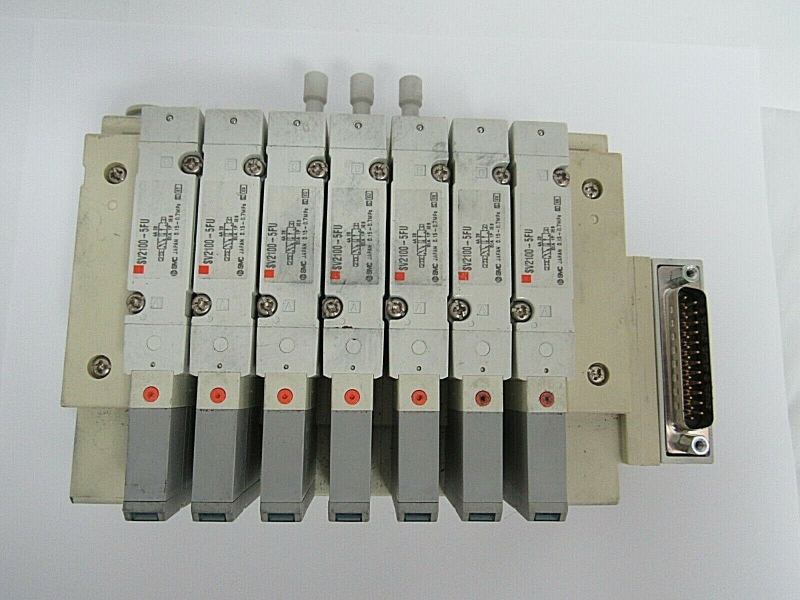 SMC MANIFOLD BASE W/ 7- SMC SV2100-5FU VALVE | eBay