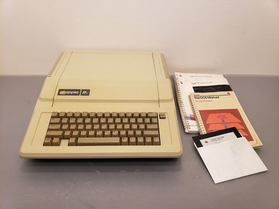 Vintage Apple IIe Computer A2S2064 w/ 64K Memory Expansion + Manuals ...