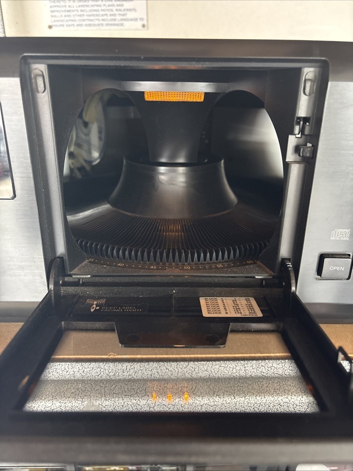 Sony CDP-CX205 MegaStorage 200-Disc CD Changer Player No Remote Tested ...