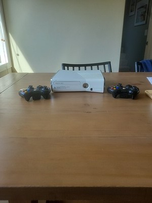 Xbox 360 Game Console 2 Wireless Controllers Tested and Working WIth ...