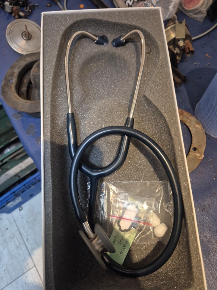 Welch Allyn Stethoscope professional NEW 5079-137 Tycos unused boxed ...
