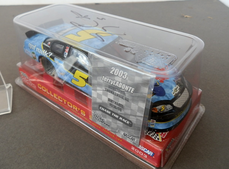 Racing Champions 1:24 Autographed Terry Labonte 2003 Monte Carlo ...