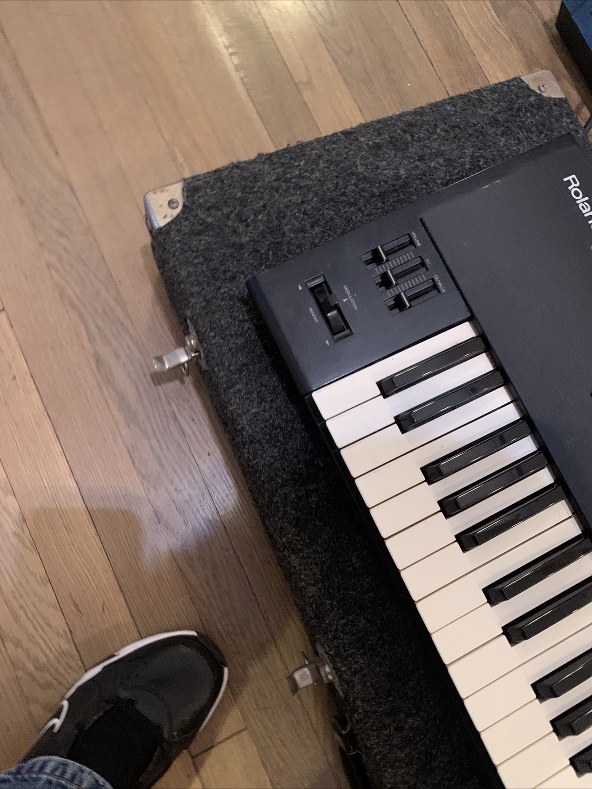 Roland U20 RS-PCM Keyboard Synthesizer for Parts Or Repair With Case ...