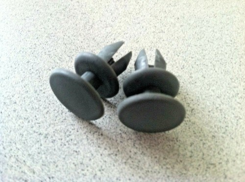 2000-2006 BMW 325xi 325i 330i 330ci E46 ~ 2 RIVET CLIPS ~ 51498237075 ...