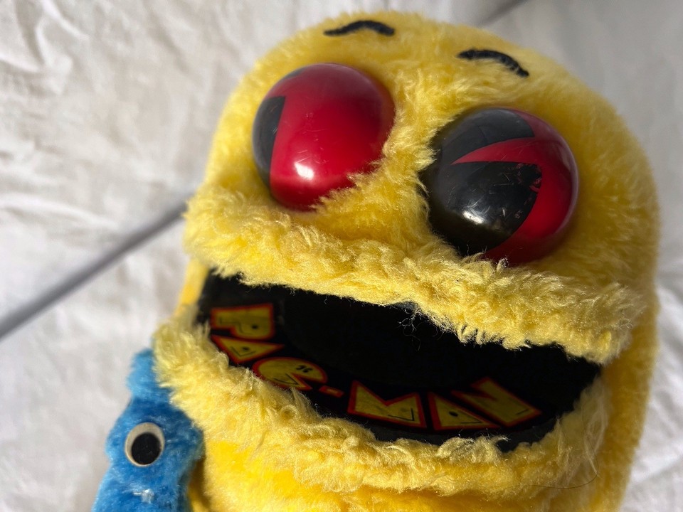 Vintage Pac-Man Plush Puppet with Ghost - Commonwealth Toy Novelty Co ...