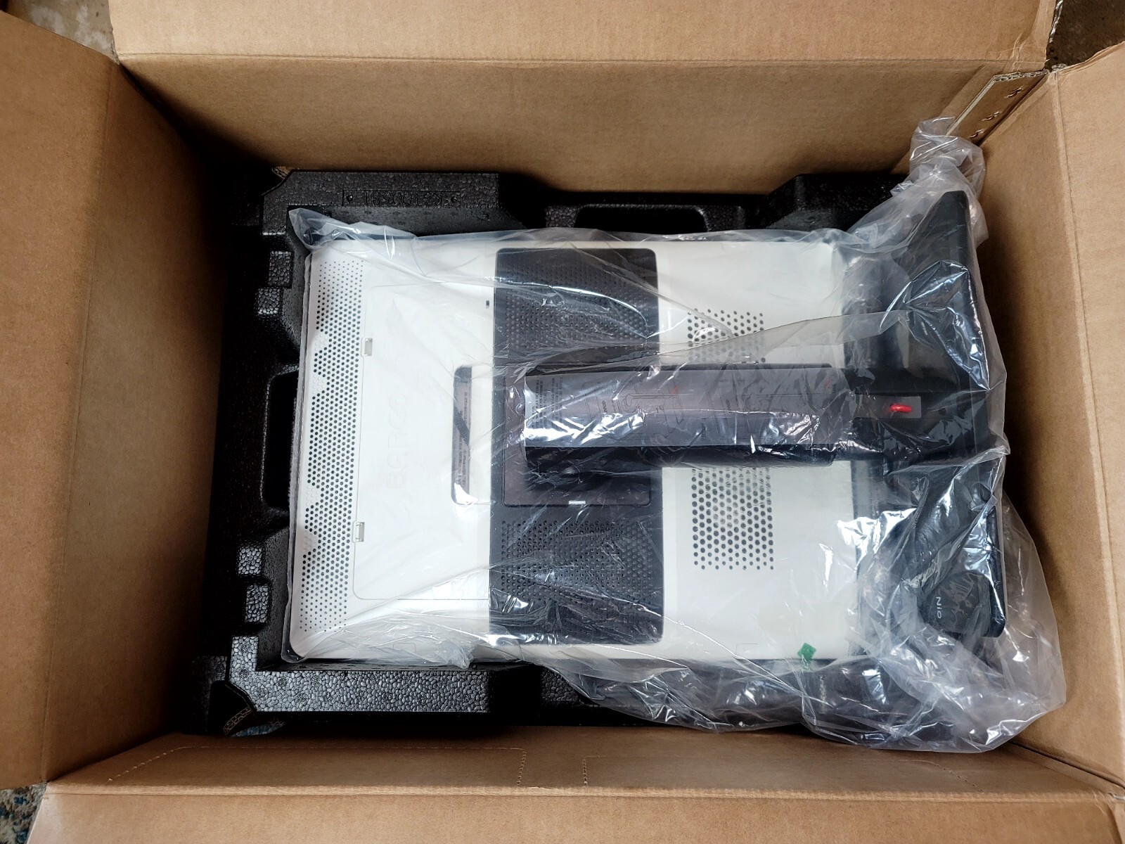 Barco Nio MDNC 3321 3MP 21" Color General Radiology Display Monitor ...