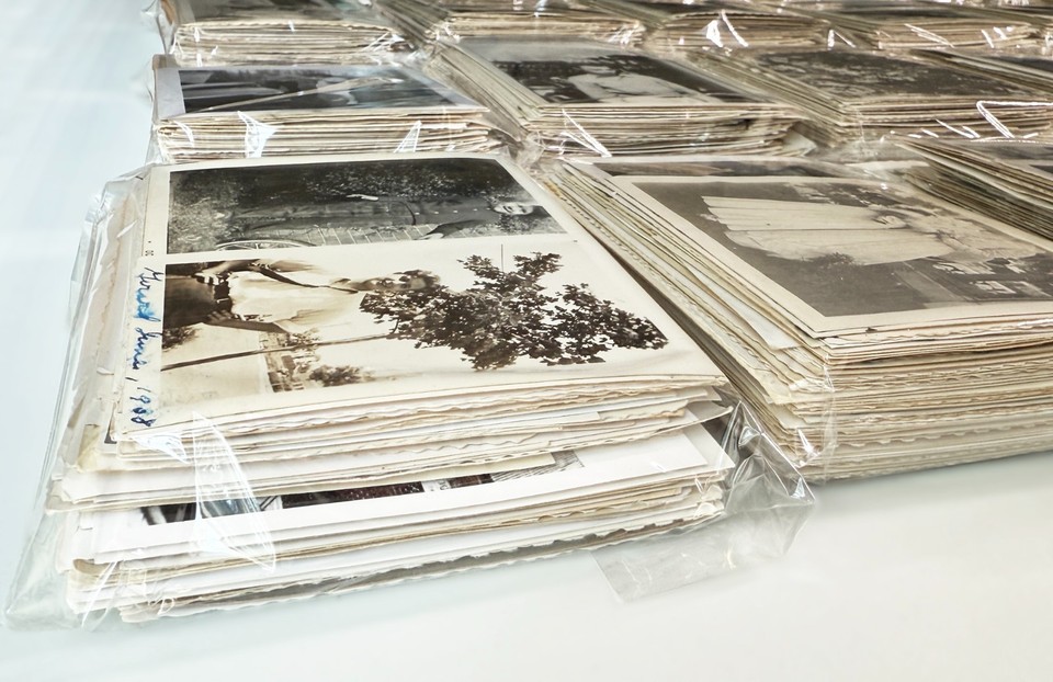 JUNK Lot of Vintage Photos 100 random B&W Original Snapshots Old Photo ...