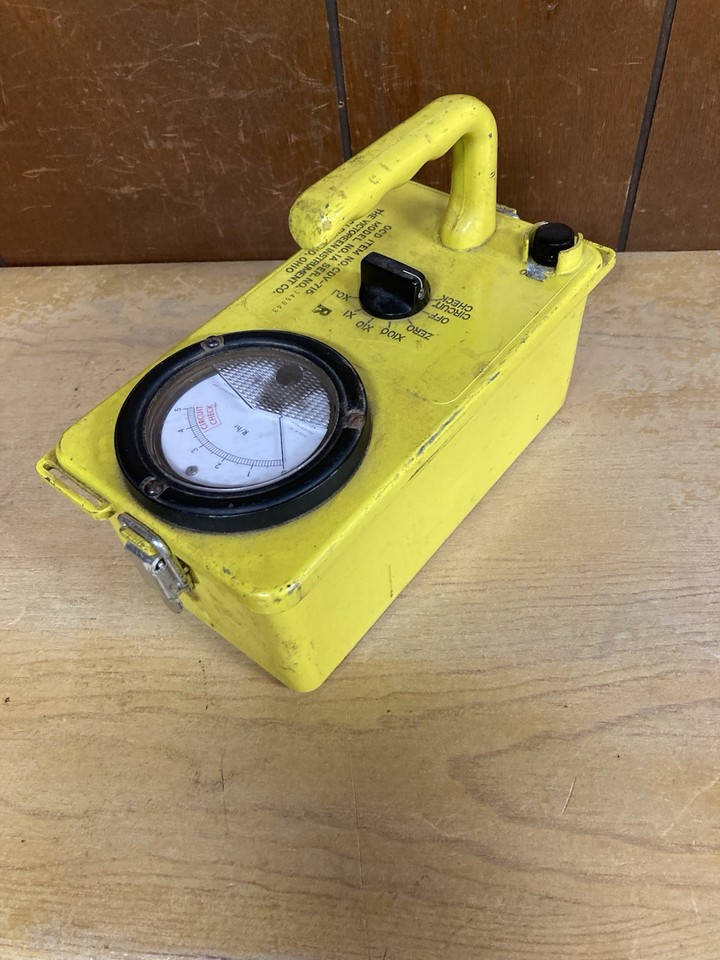 *As-Is For Parts* Victoreen Instrument Co CDV-715 Geiger Counter ...