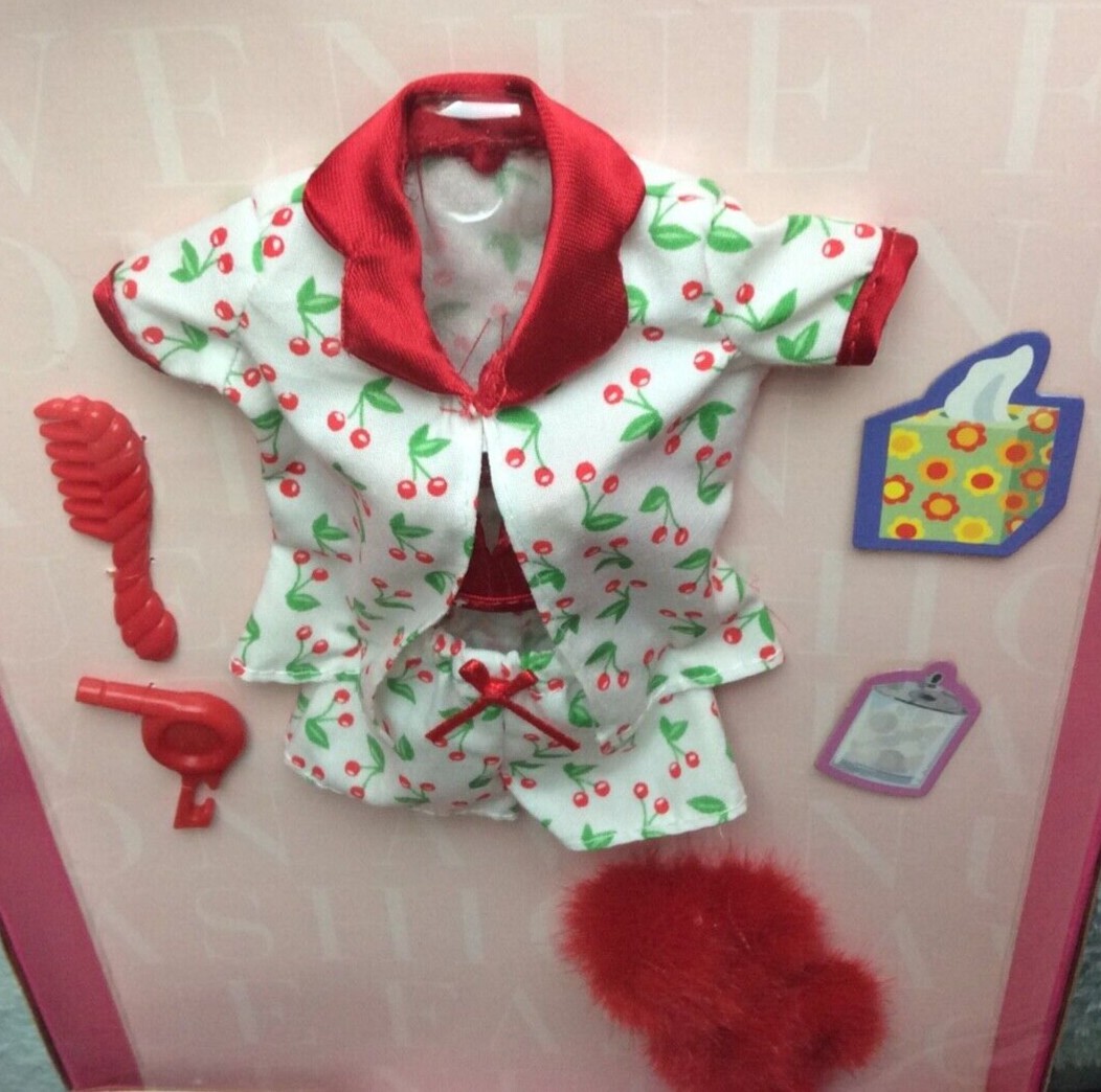 Barbie Fashion Avenue Metro Soho Scene Accessories 2001 Mattel for sale ...