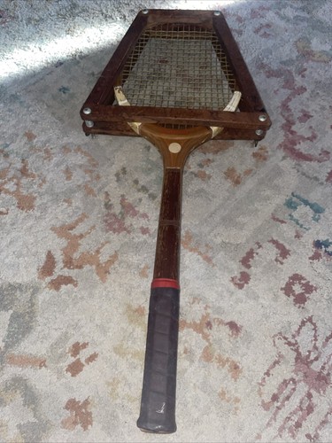VINTAGE WILSON "FRANK SEDGMAN SOUTHERN CROSS" TENNIS RACQUET. ANTIQUE ...