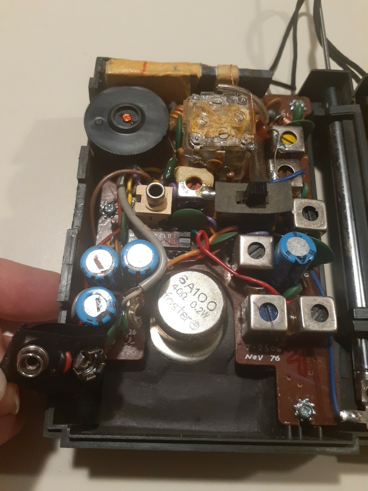 Parts? VTG GENERAL ELECTRIC PORTABLE AM/FM TRANSISTOR RADIO GE MODEL 7 ...