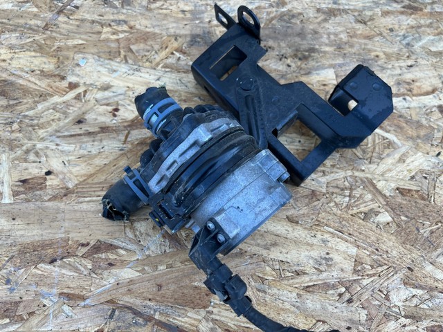 2013 - 2014 Audi Q5 3.0l V6 Auxiliary Water Coolant Pump OEM 8k0 965 ...