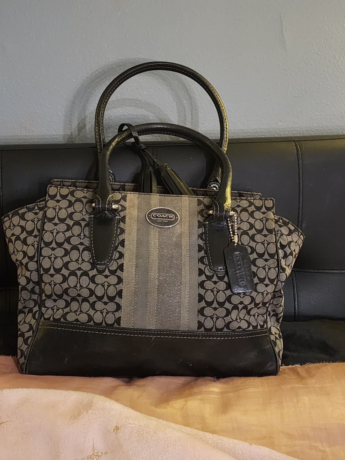 Coach Women's Medium Shoulder Bag, Black And Dark Gr… - Gem