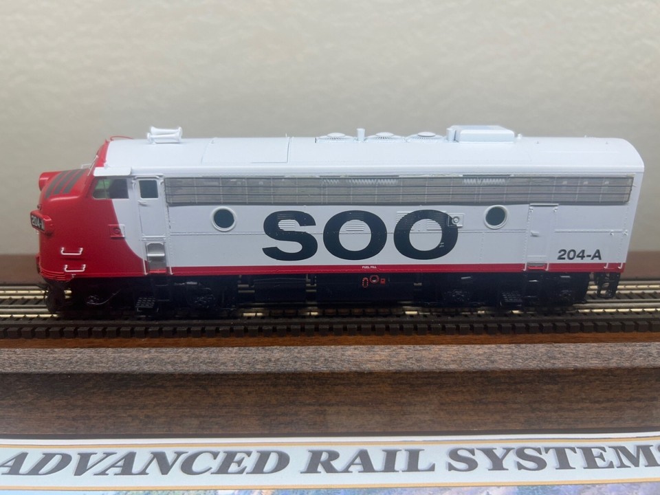 SOO LINE FREIGHT F7 - A/B units - DC / DCC Ready " RED NOSE " HO Scale ...