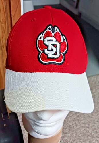 South Dakota COYOTES ADIDAS FITMAX 70 CAP HAT SIZE S/M CLIMALITE RED ...