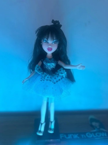 2011 Bratz Funk N Glow Jade 3rd Edition Light Up Doll | eBay